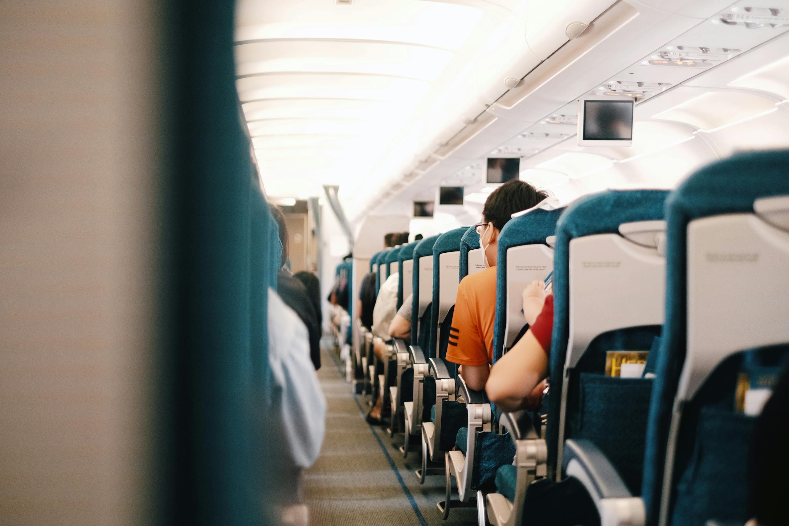 Take or Leave: 10 In-Flight Items You Can Keep vs. 6 You Shouldn’t Take ...