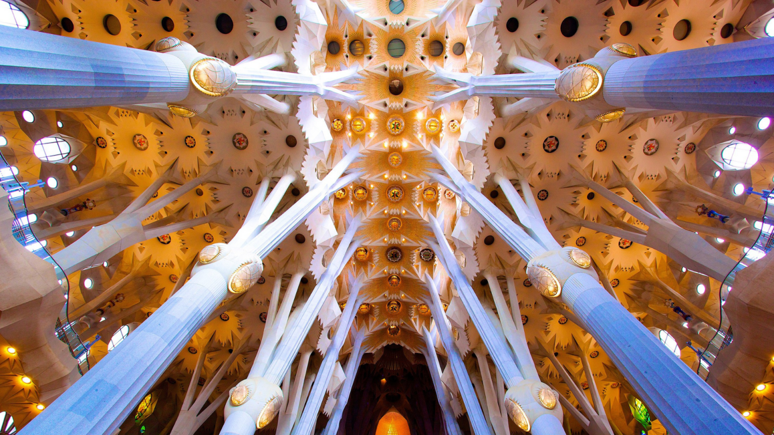 10 of the Most Beautiful Buildings in the World - The Daily Dive