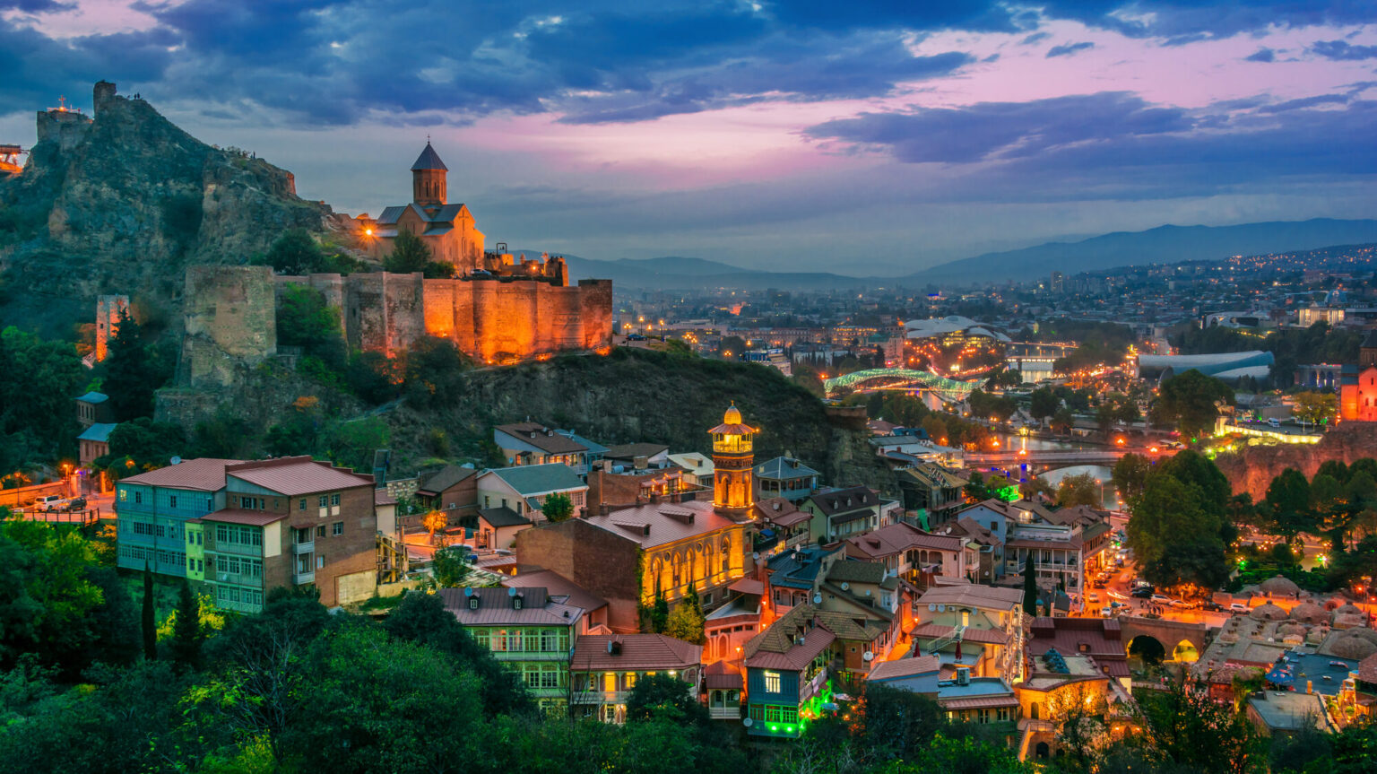 15 Countries That Are Surprisingly Safe to Travel Solo - The Daily Dive