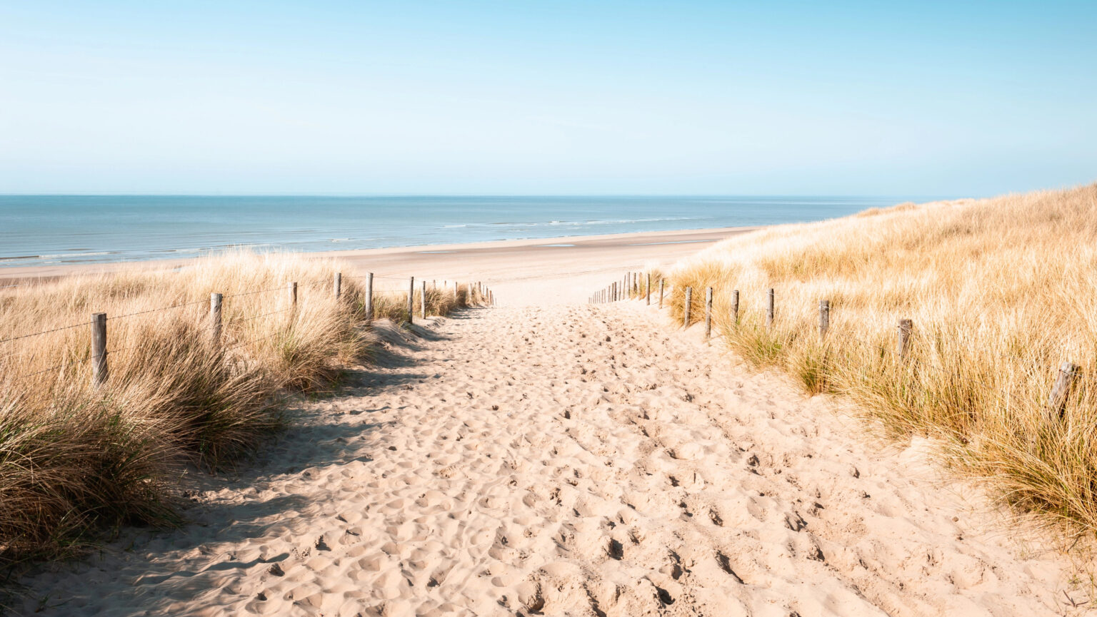 Travel with Peace of Mind: 12 of the Safest Beaches Around the World ...