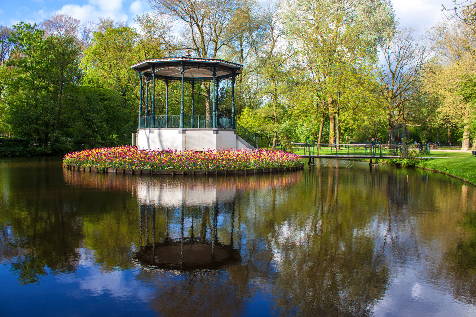 15 Most Beautiful City Parks Around the World - The Daily Dive
