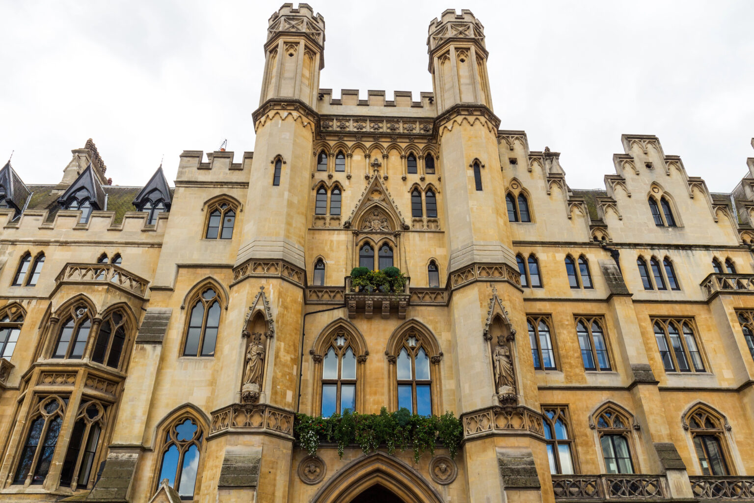 The 20 Most Beautiful Government Buildings You Can Tour - The Daily Dive