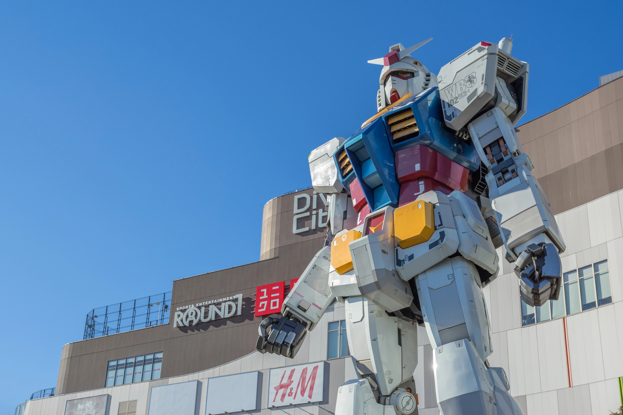 The 20 Most Iconic Statues Around The World: Not Found in a Capital ...