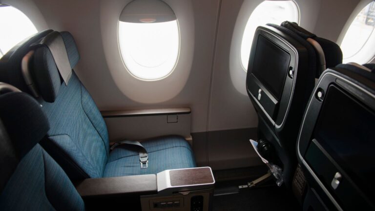 Luxury Seats on a Budget: 17 Proven Ways to Cheap First Class Travel ...